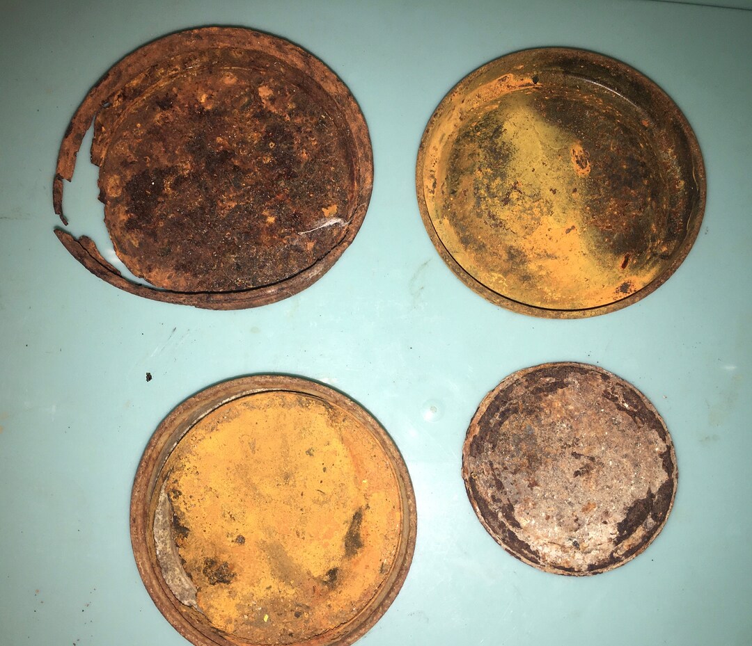 RUSTY ROUND Metal/tin Can Lids/metal Art/industrial - Etsy