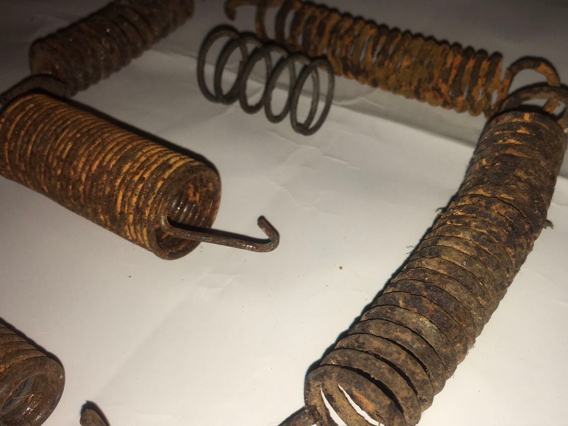 RUSTY METAL Springs/steampunk/metal Art/assemblage/salvaged Metal - Etsy