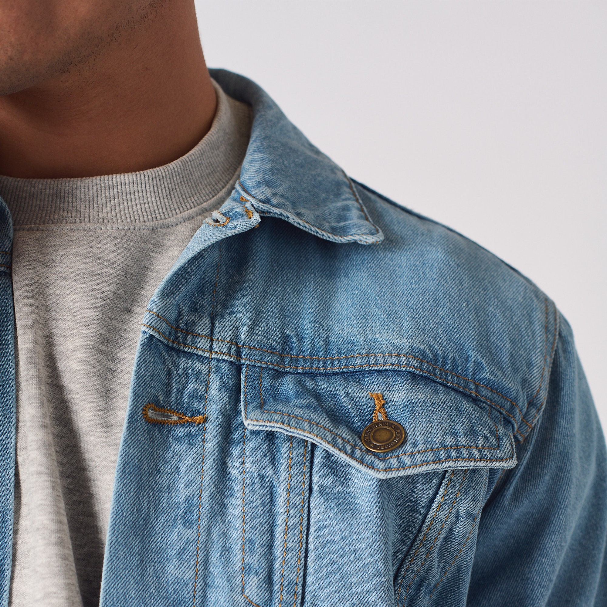 Fashionable Men's Denim Jacket Light Blue Jeans Jacket Streetwear Style ...