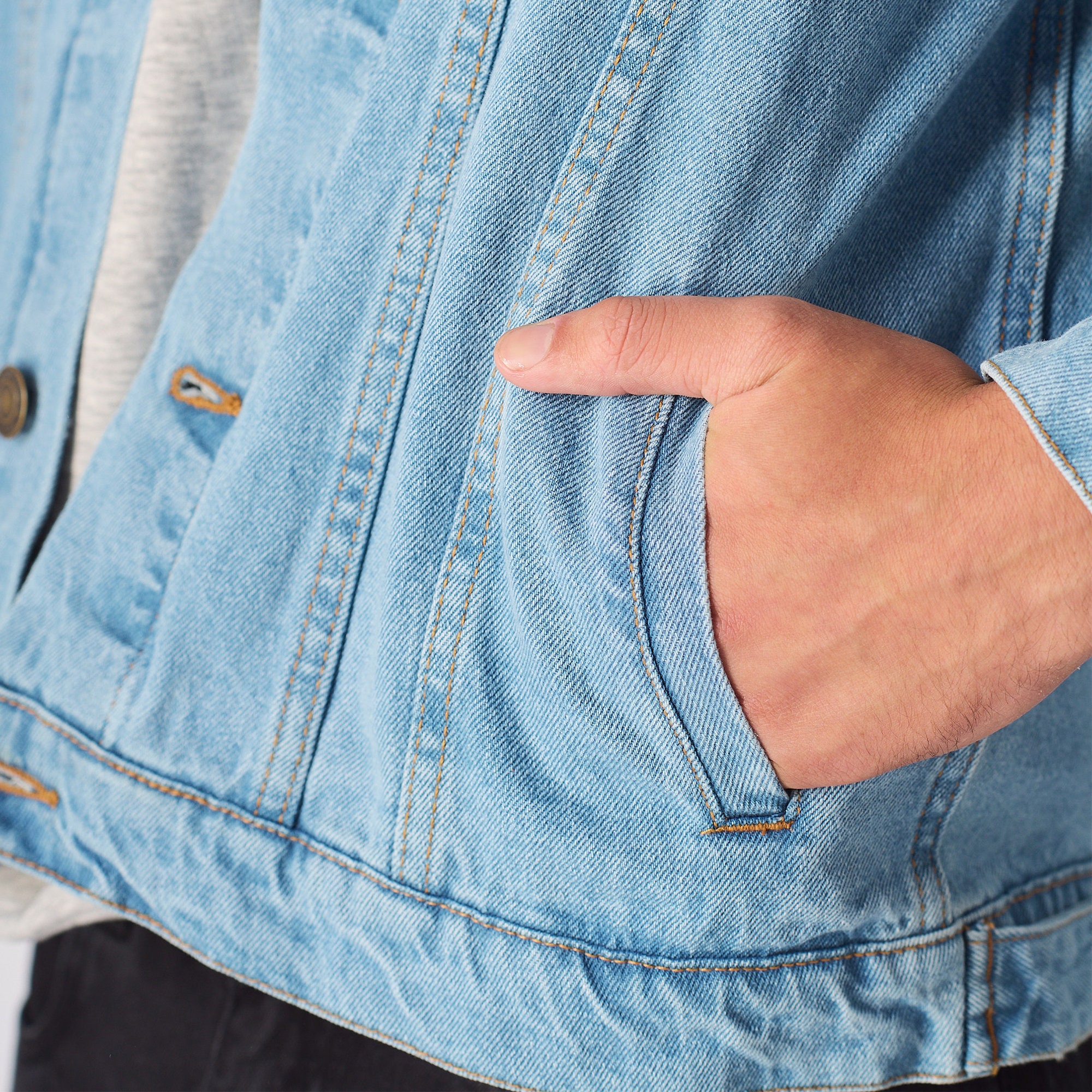 Fashionable Men's Denim Jacket Light Blue Jeans Jacket Streetwear Style ...