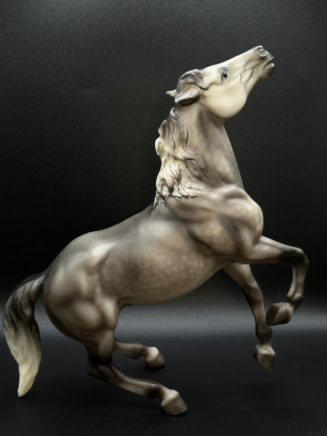 Breyer Horse #1373 Treasure Hunt Semi-rearing Dapple Grey Stallion - Etsy