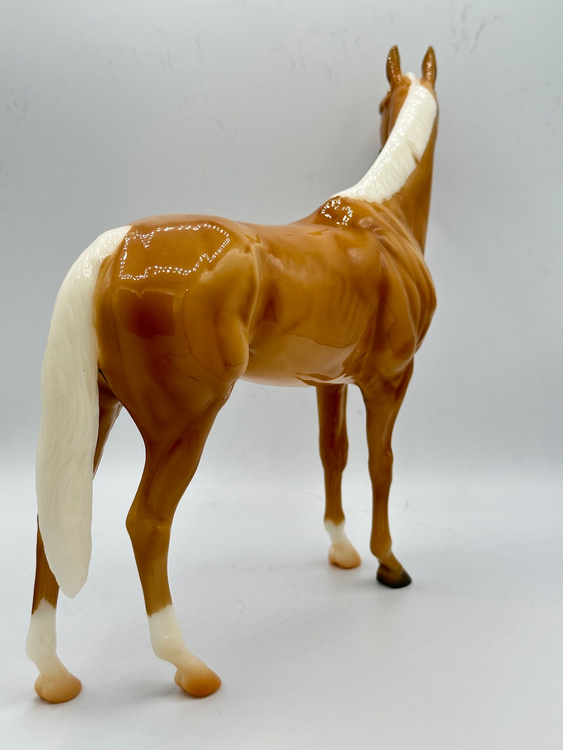 Breyer 2022 Collector's Club Chadwick Glossy Palomino Thoroughbred ...