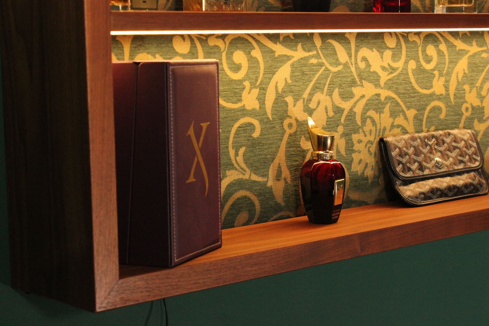 Individual Luxury Perfume Rack, Storage Rack for Decorative Items, as a ...