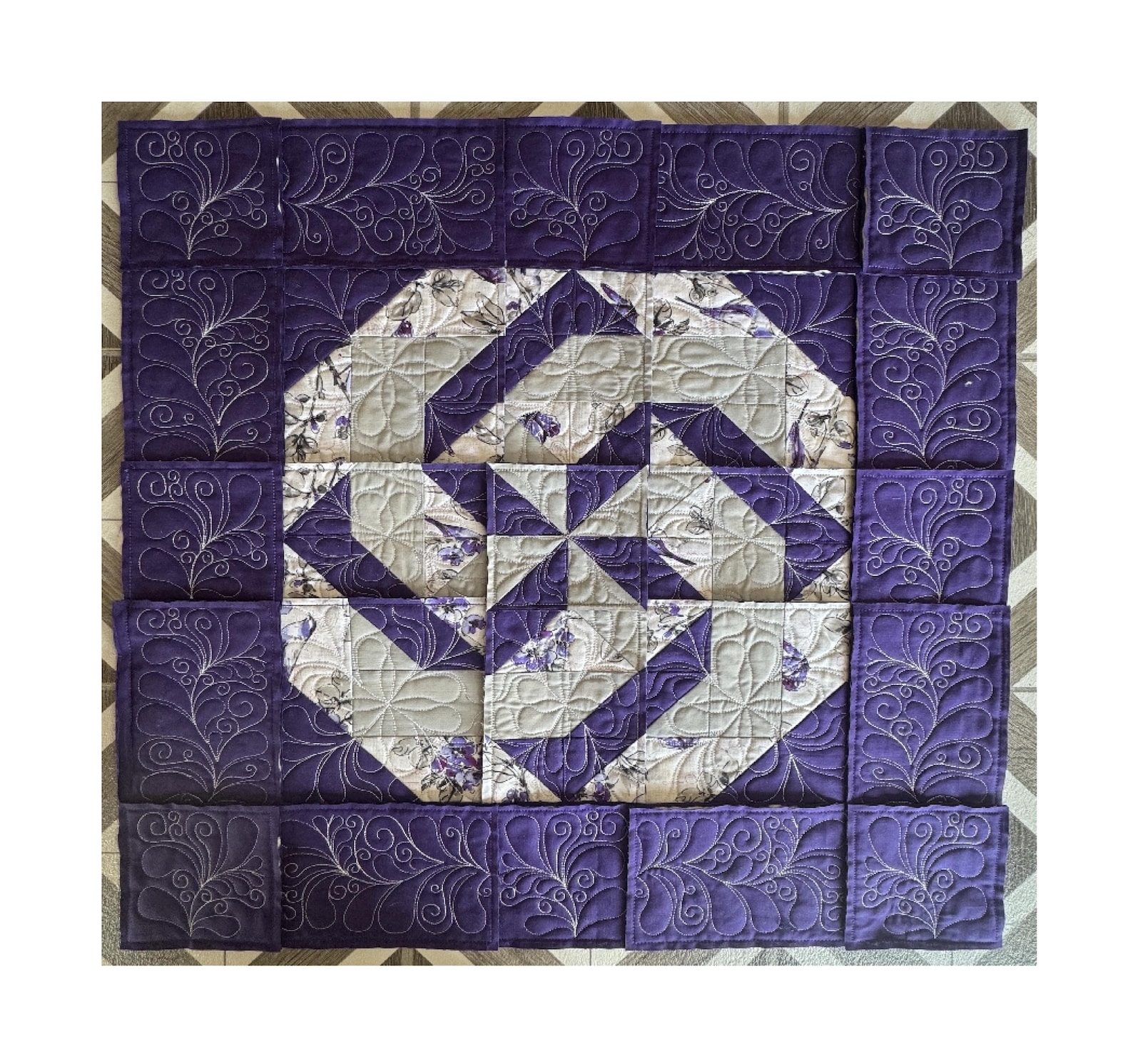Labyrinth Star Quilt Block in the Hoop Applique Embroidery Design - Etsy