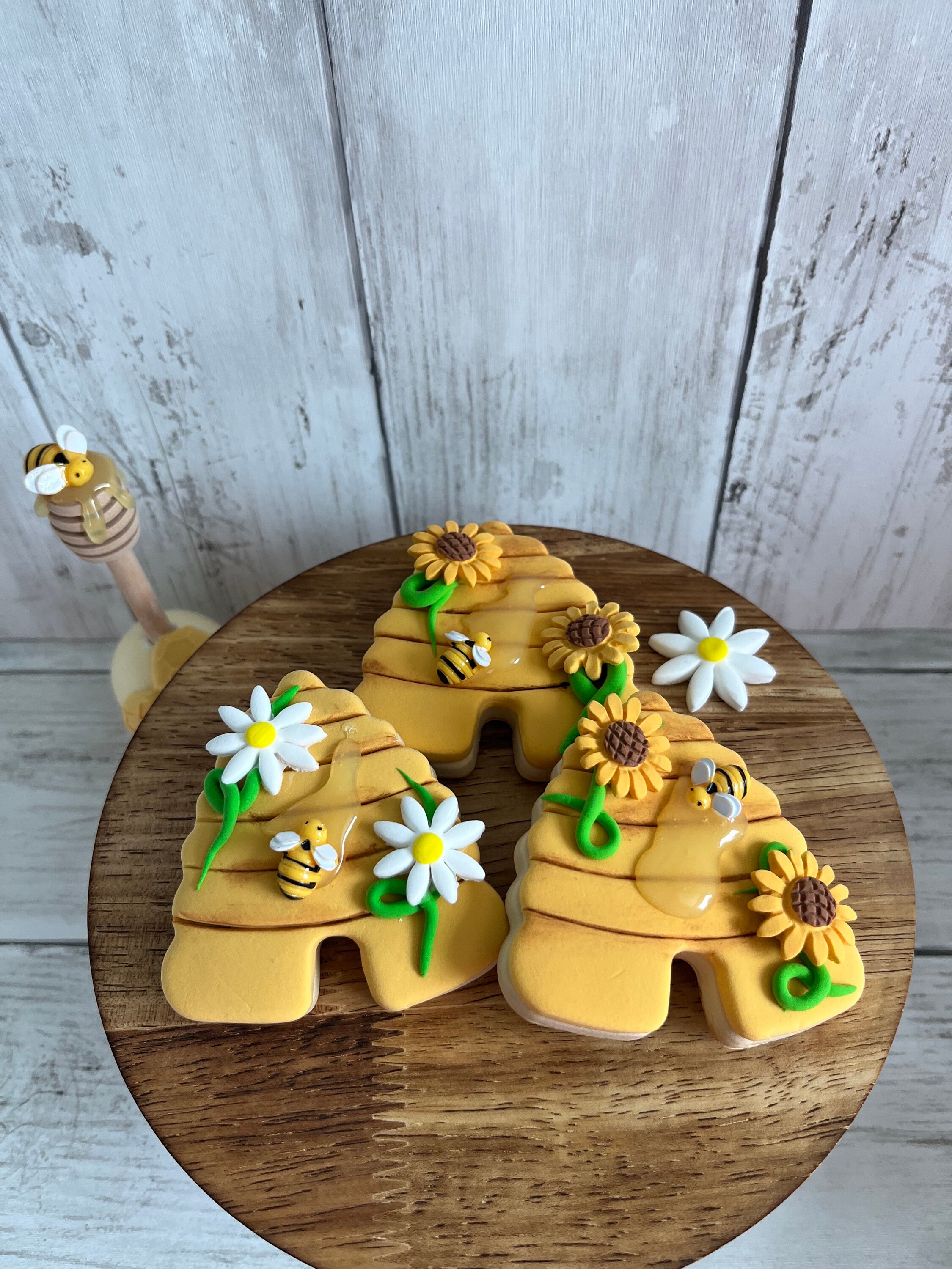 Fake Bee Hive Sugar Cookies, Faux Bee Hive Sugar Cookies, Fake Cookies ...