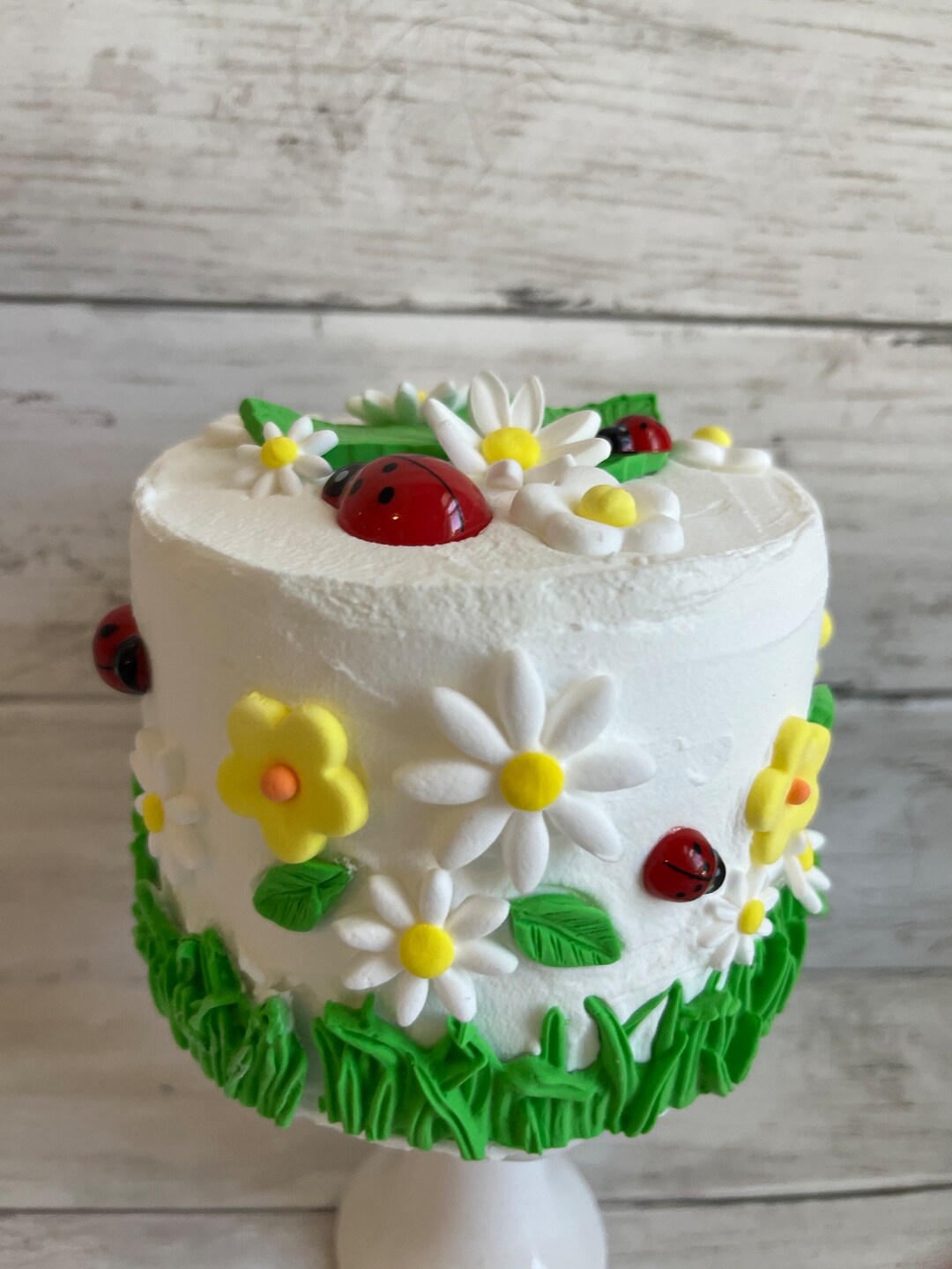 Faux Ladybug Cake, Fake Ladybug Cake, Ladybug Cake, Summer Cake ...