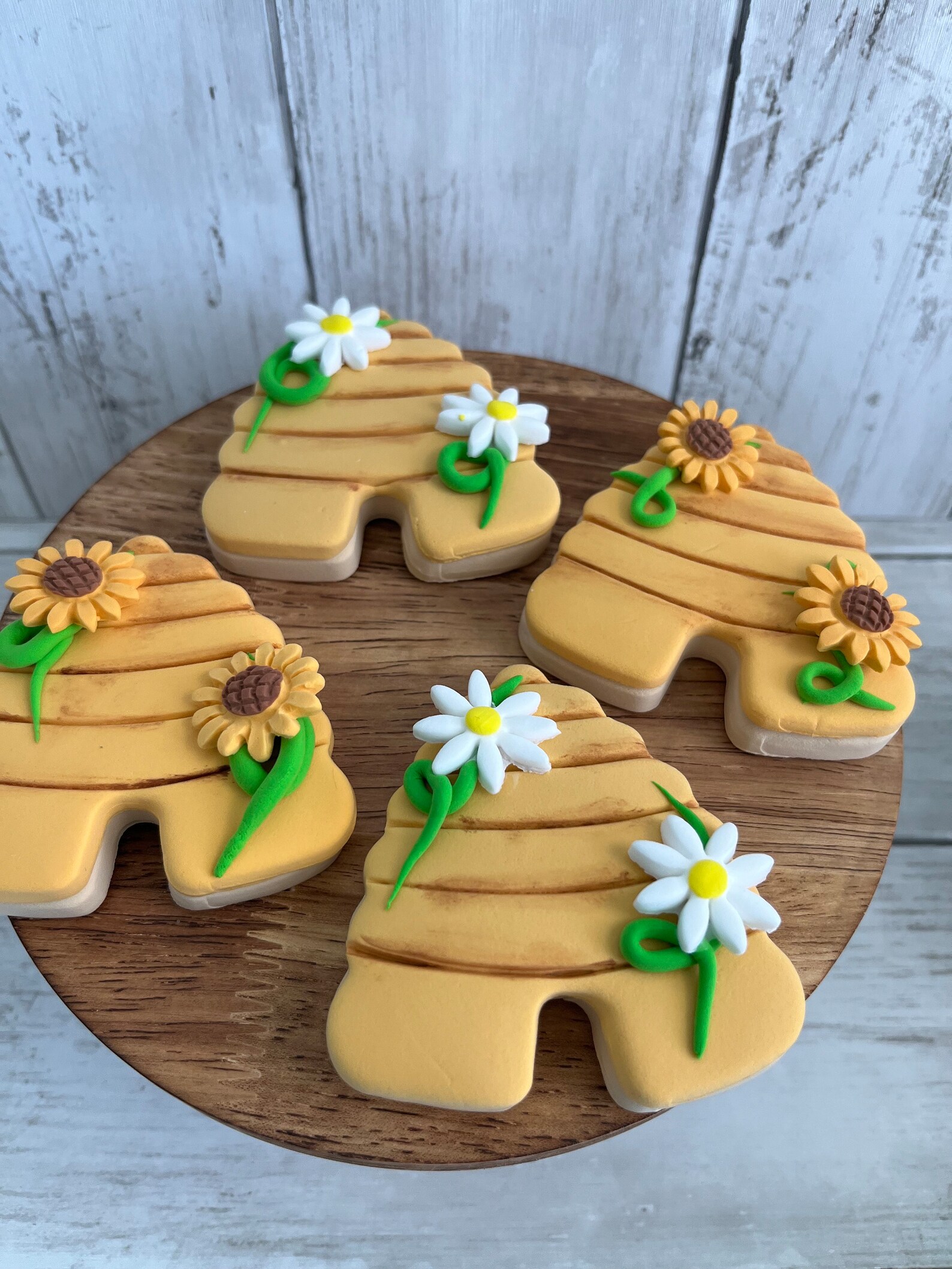 Fake Bee Hive Sugar Cookies, Faux Bee Hive Sugar Cookies, Fake Cookies ...