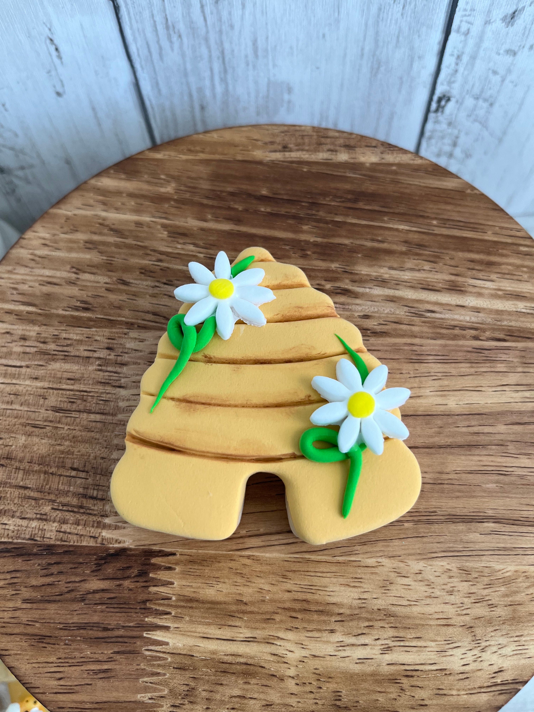 Fake Bee Hive Sugar Cookies, Faux Bee Hive Sugar Cookies, Fake Cookies ...