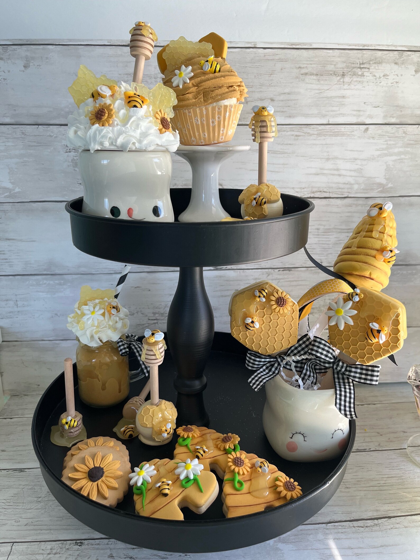Fake Bee Hive Sugar Cookies, Faux Bee Hive Sugar Cookies, Fake Cookies ...
