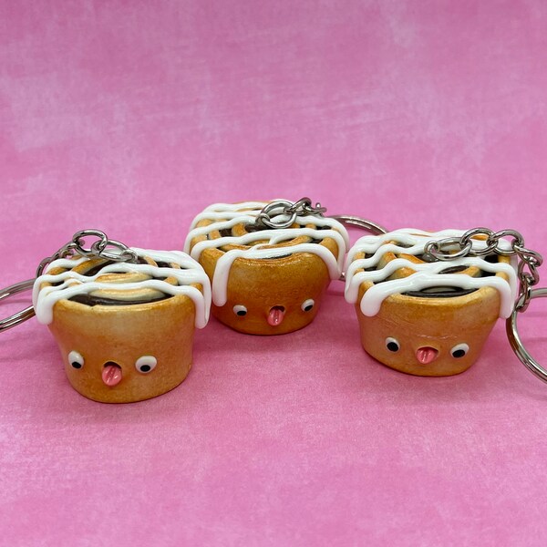 Cinnamon Roll Keychain - Etsy
