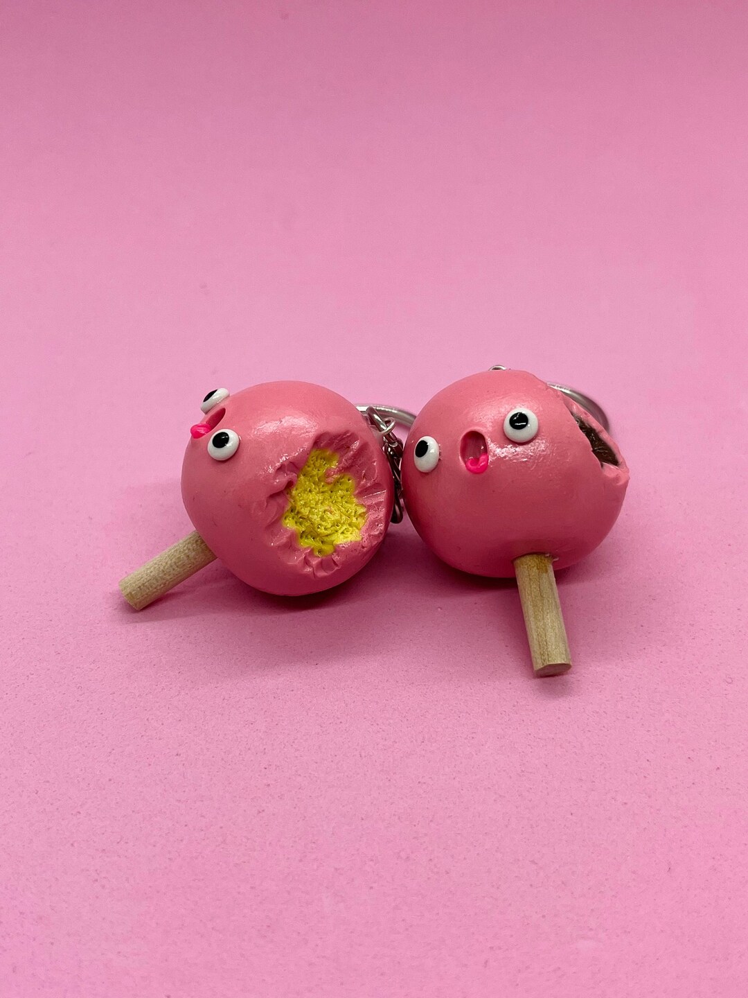 Cute Cake Pop Keychain | Kawaii, Clay Keychain, Funny Face Food ...