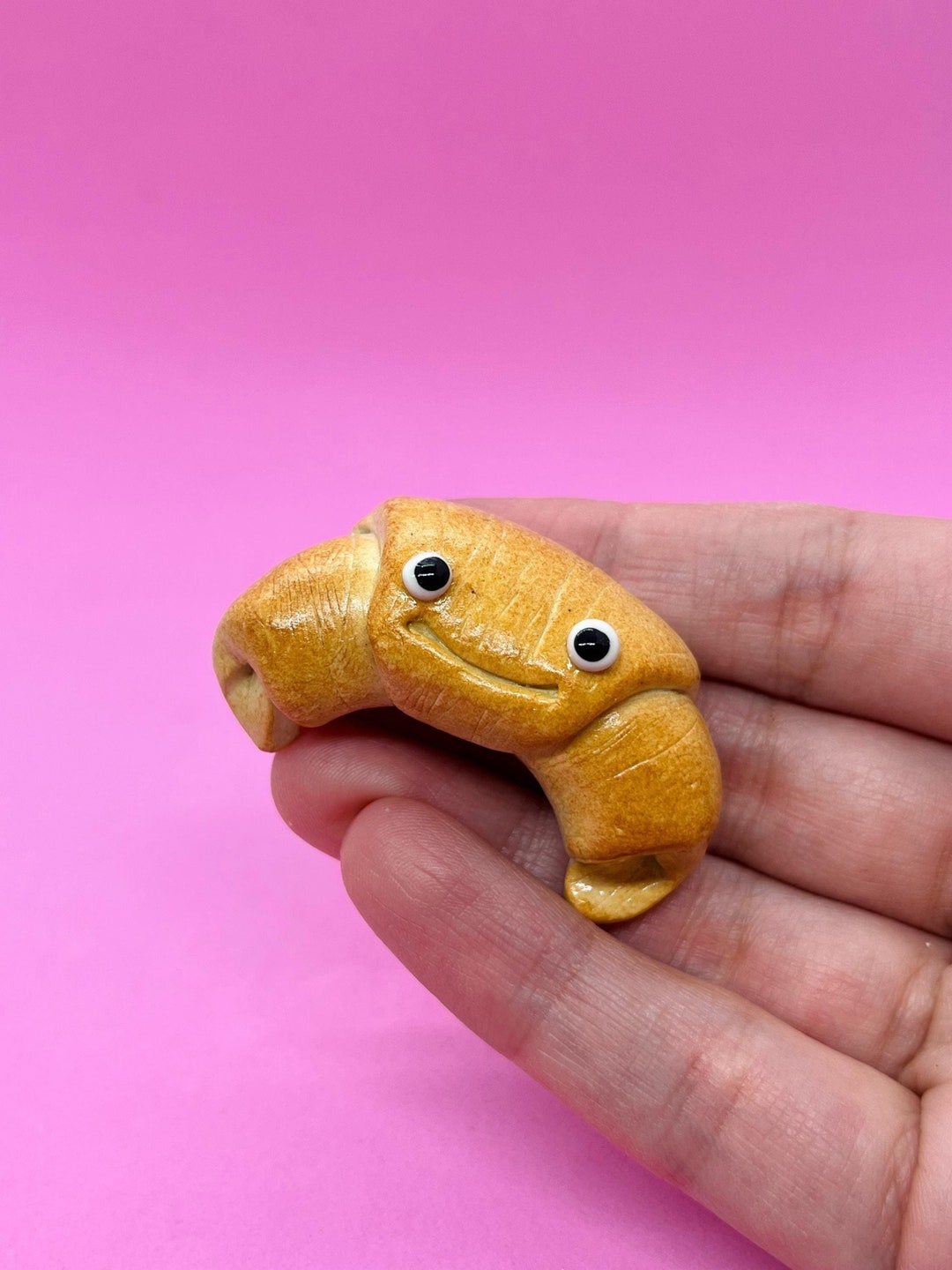 Cute Croissant Sculpture | Kawaii, Polymer Clay Food , Funny Face Food ...