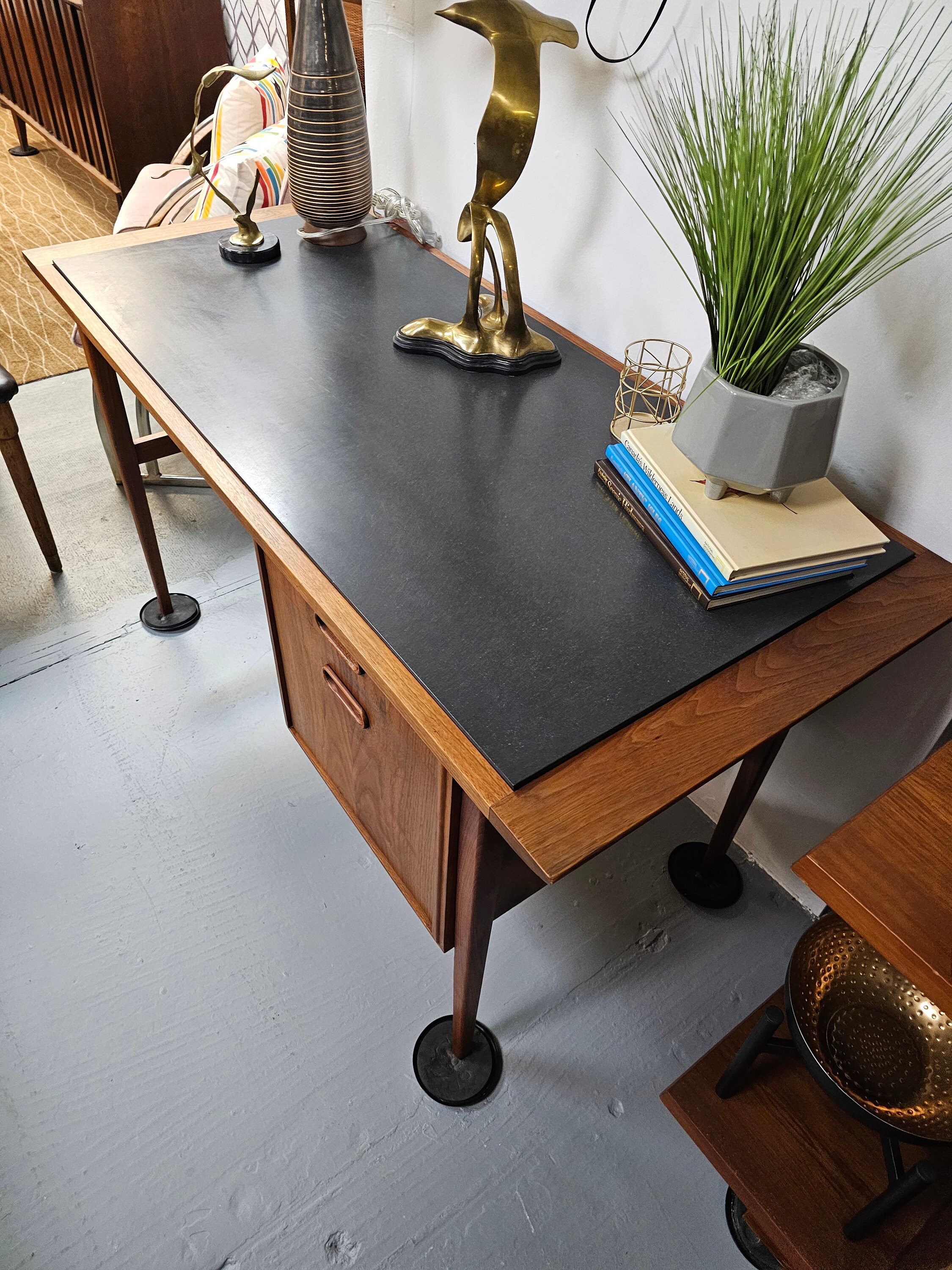 Founders Vintage MCM Desk by Jack Cartwright Walnut and Slate 1960s ...