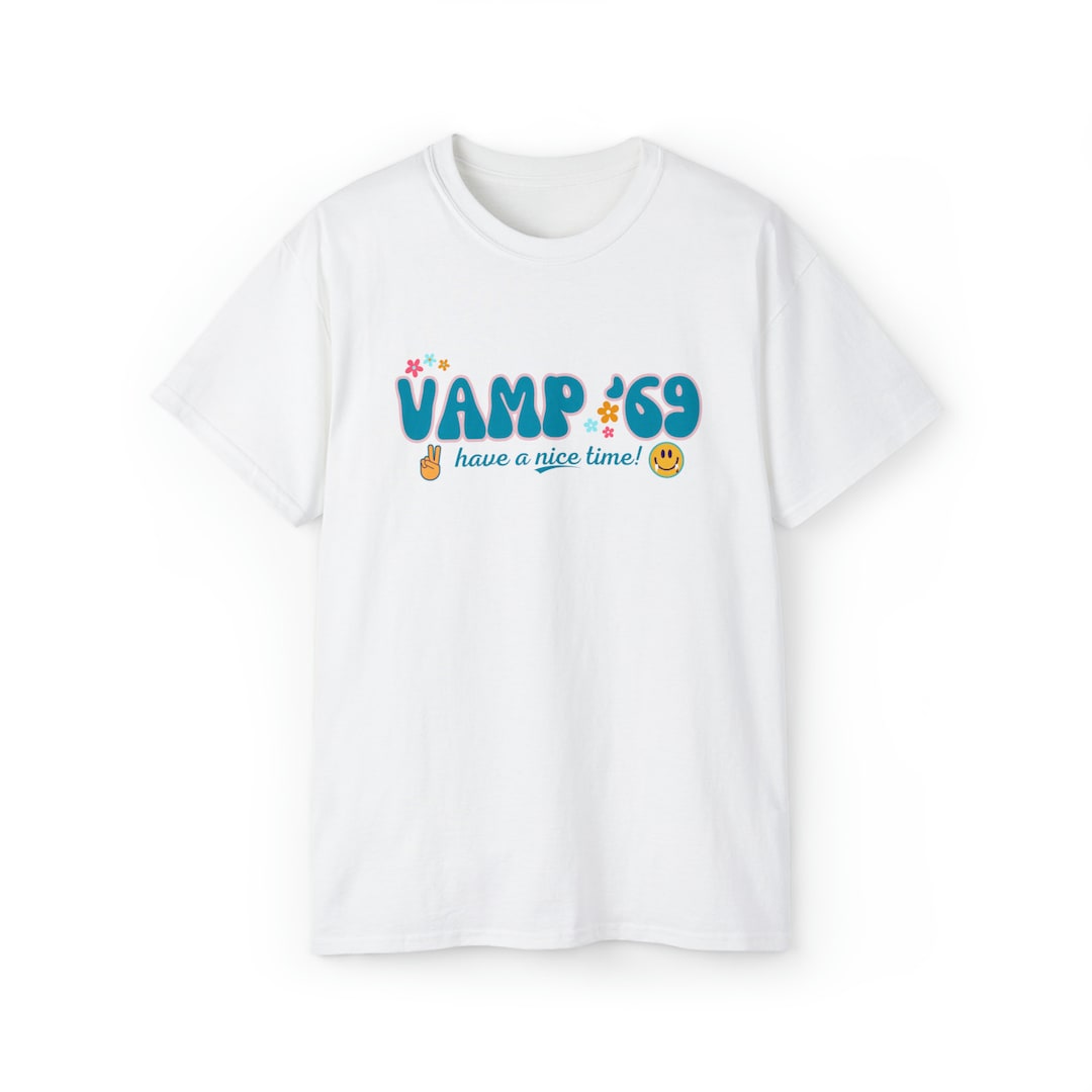 Vamp '69 Horror Night HHN 32 Scare Zone Inspired Tee, Groovy Hippie ...