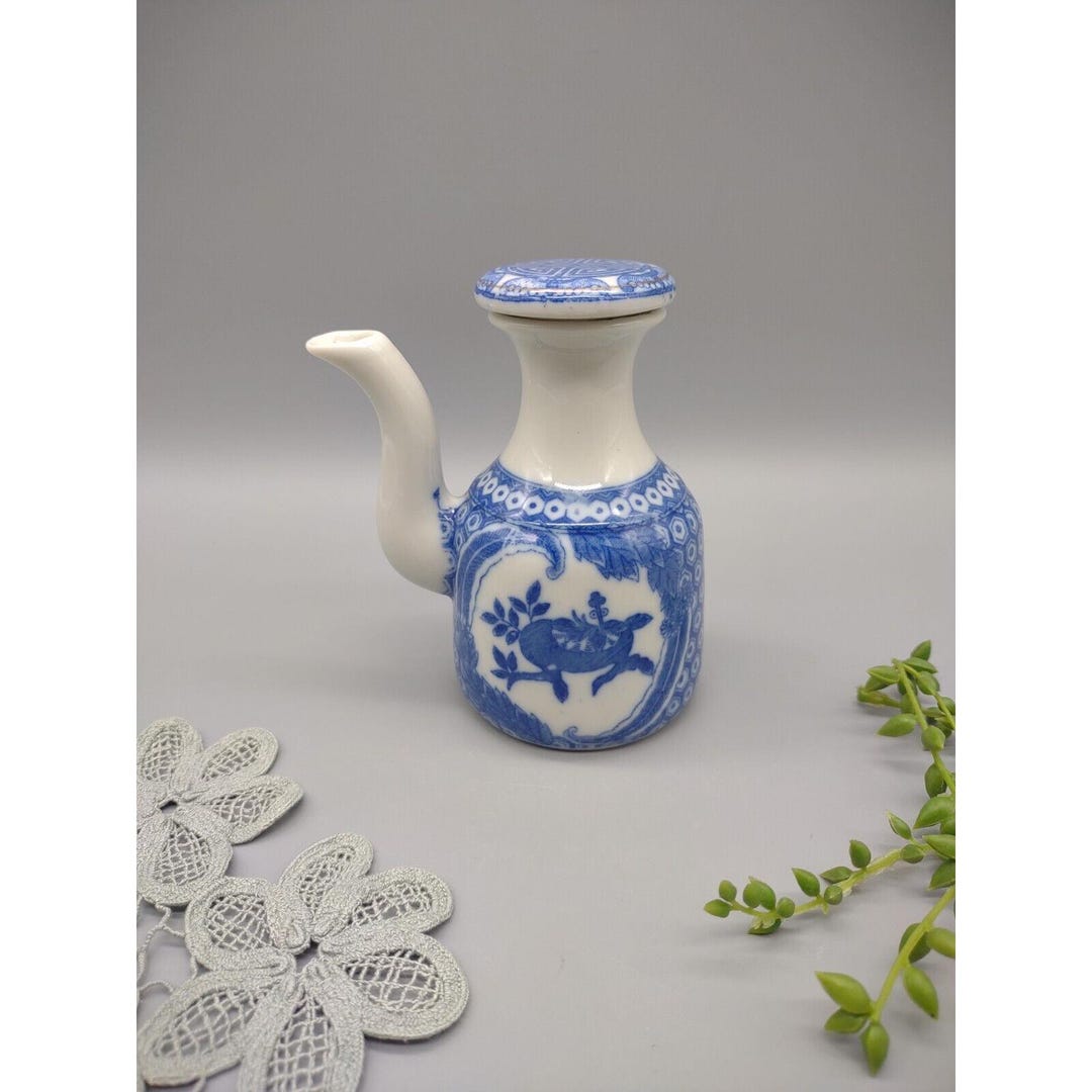Vintage Chinese Blue White Porcelain Soy Sauce Saki Pot, Tea Pot, Spout ...