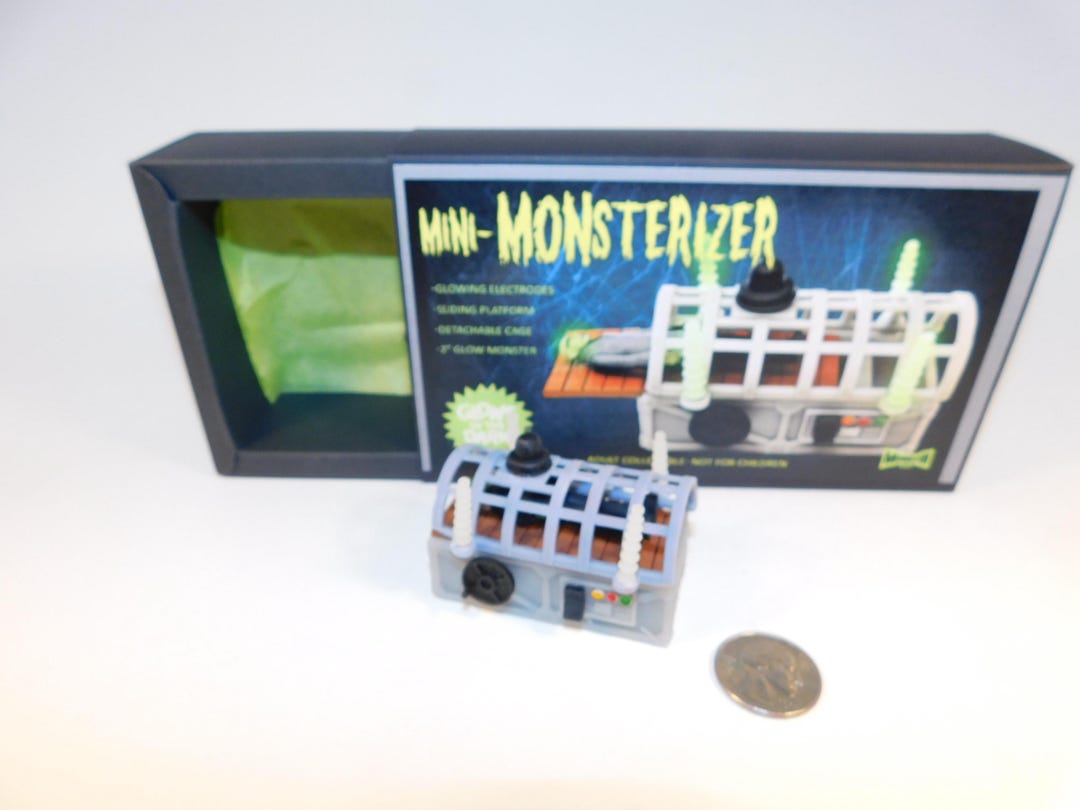 Mini Monsterizer With Vampire 2" Frankenstein Figure Variant Retro ...