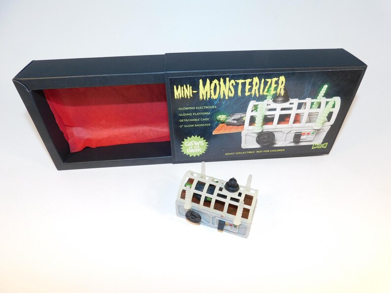 Mini Monsterizer With Vampire 2" Frankenstein Figure Variant Retro ...