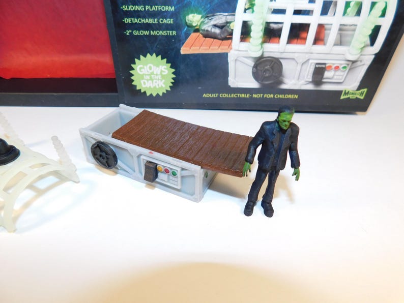 Mini Monsterizer With Vampire 2" Frankenstein Figure Variant Retro ...