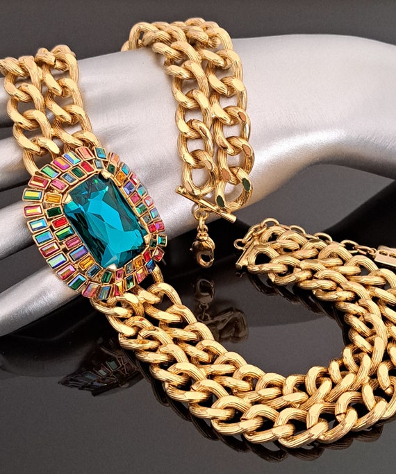 Butler And Wilson Vintage Statement Necklace with Hug… - Gem