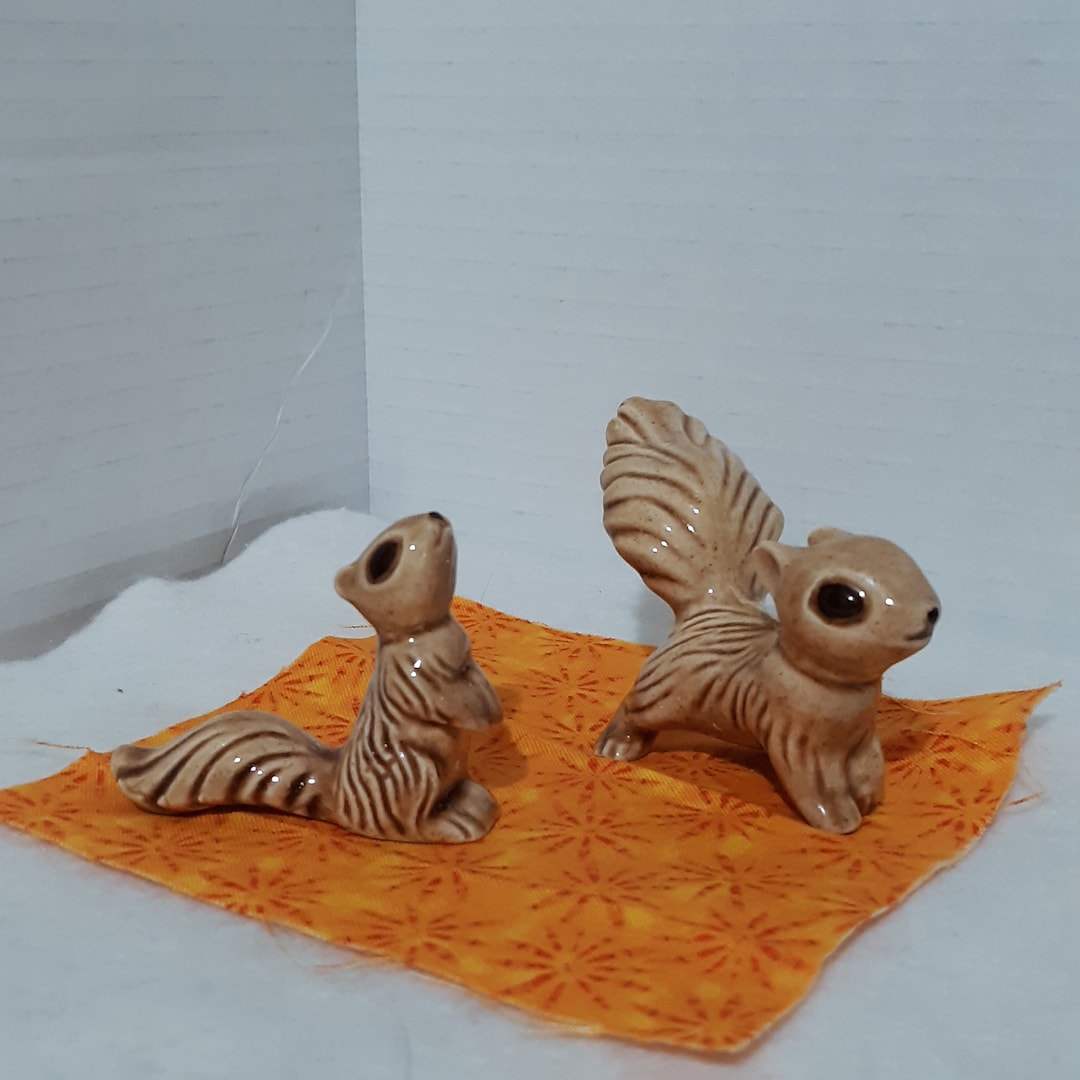 SQUIRRELS 2 Adorable Ceramic Squirrels - Etsy