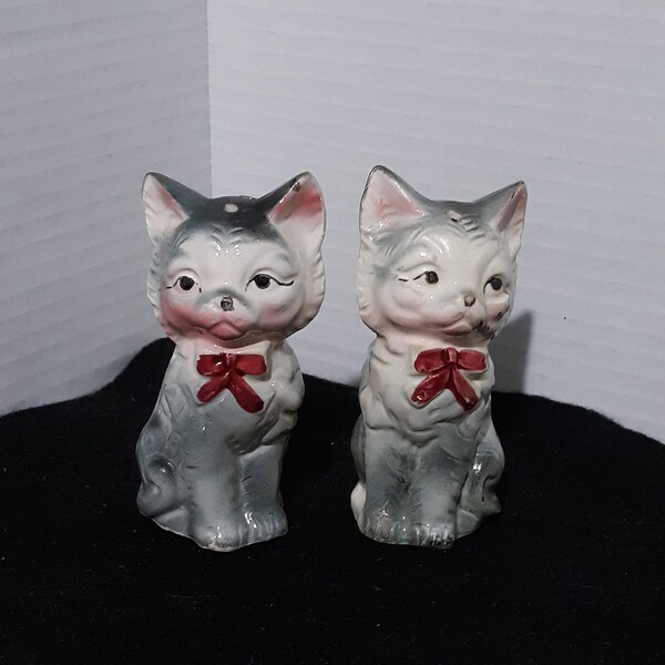 Cat Salt and Pepper Shakers - Etsy