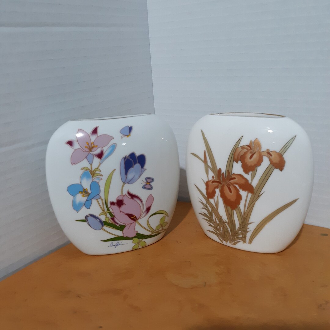2 Porcelain 4 Flat Vases With Tulips and Irises - Etsy