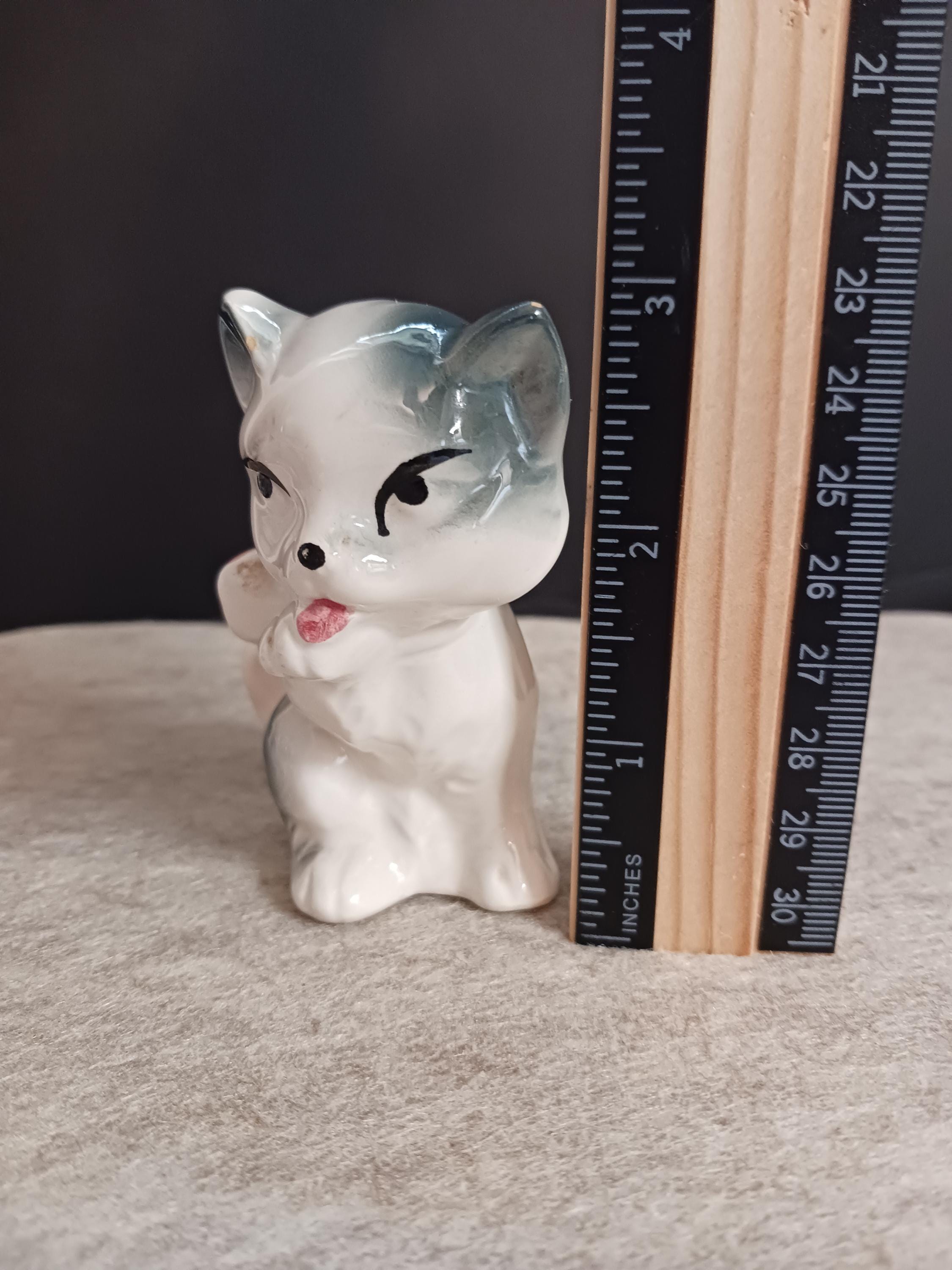 3 Inch Cat Figurine in Gray and White With Pink Bow Made in Japan - Etsy