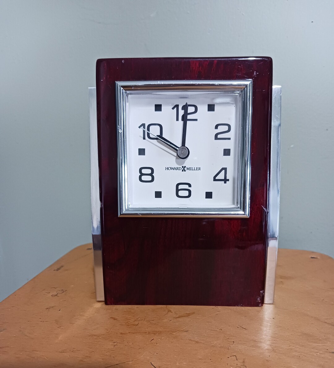 Howard Miller Quartz Executive Desk Clock in Rosewood - Etsy