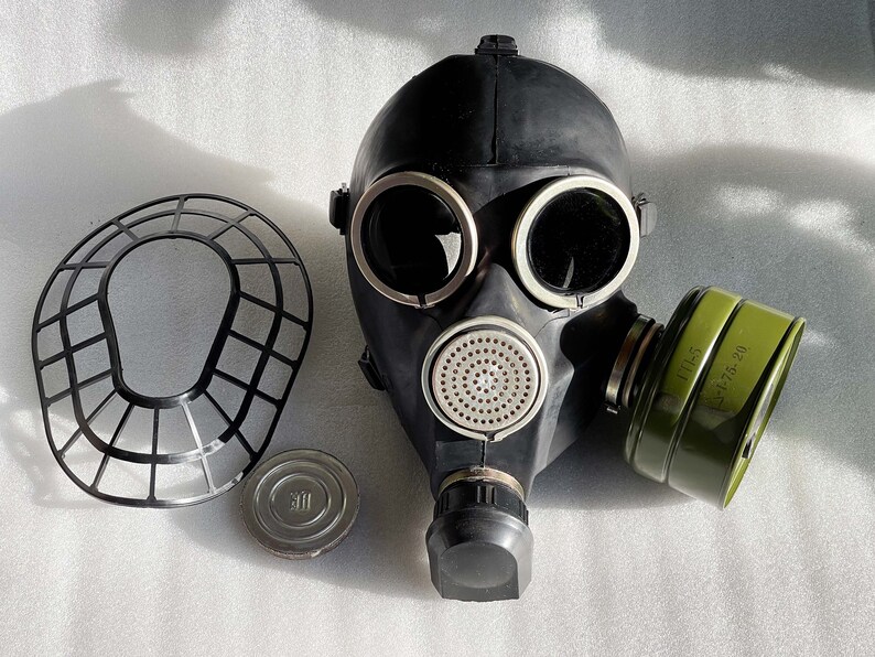 GP-7 Gas Mask Set With Filter. Soviet Era Chernobyl Masks, Vintage Gas ...