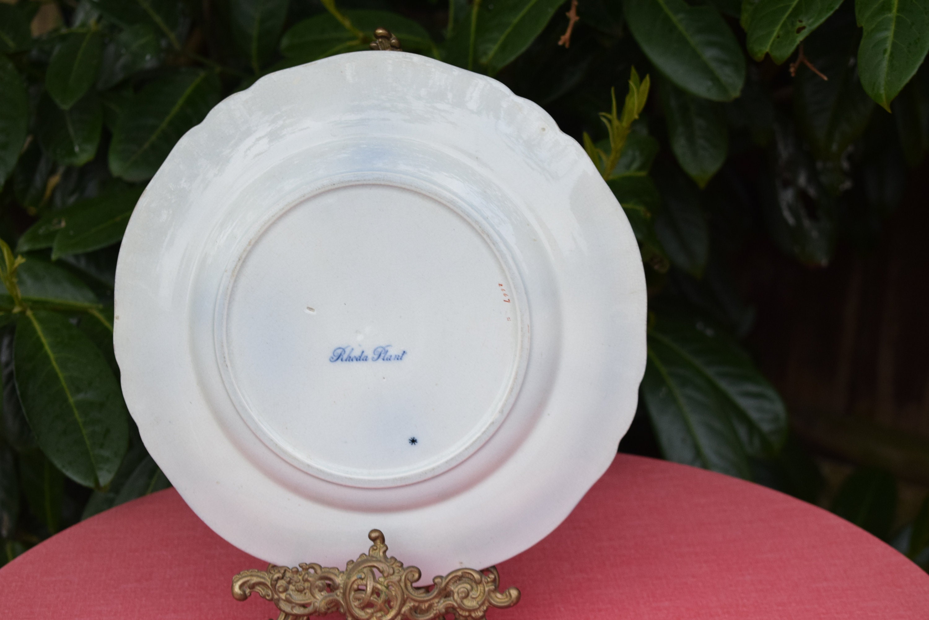 Rhoda Plant Floral Plate - Etsy UK