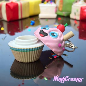 Cute Cupcake, Mini Keychain Container, Functional 3D Print, Top ...