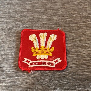 Vintage -patch - "ich Dien" - Prince of Whales's Feathers - Great ...