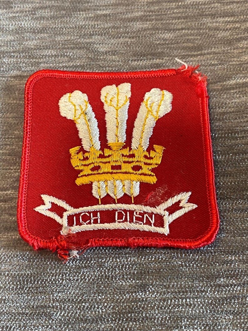 Vintage Prince of Wales Feathers Patch – ICH DIEN, Red Canvas - Etsy