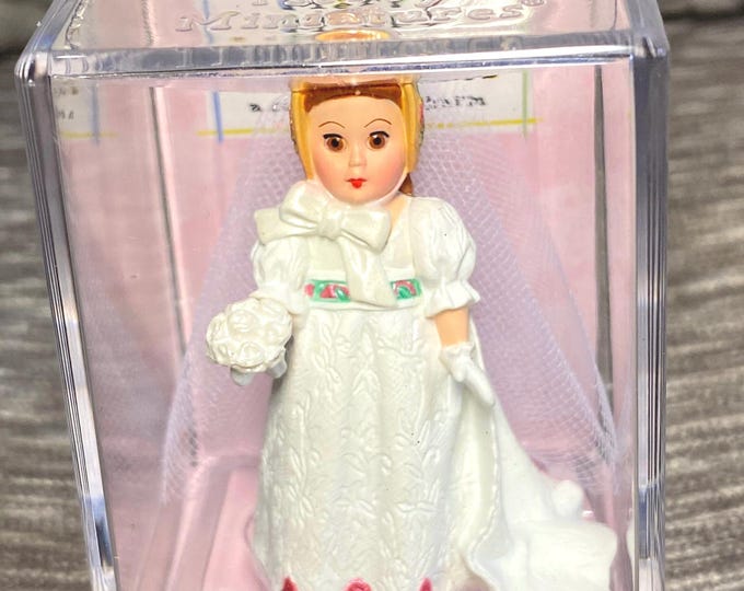 Vintage - 1998 - Hallmark Collectible - Madame Alexander Collection ...