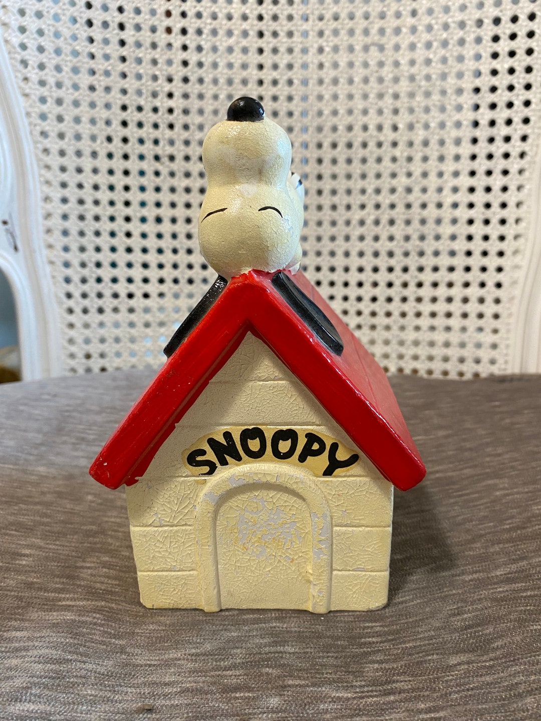 Vintage 1970 snoopy doghouse Bank determined Productions peanuts ...