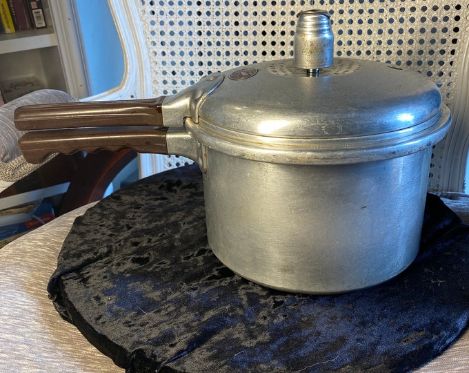 Vintage - 1950's & 1960's - Presto - 4 Qt. - Pressure Cooker - Model 60 ...