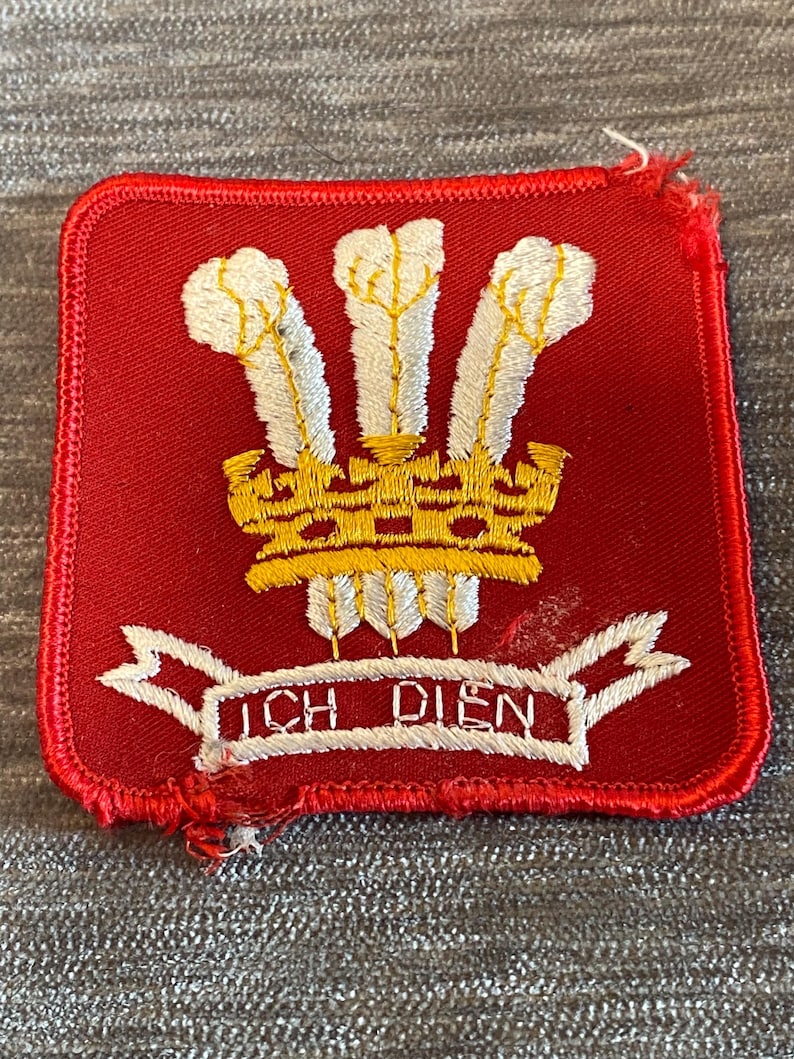 Vintage Prince of Wales Feathers Patch – ICH DIEN, Red Canvas - Etsy