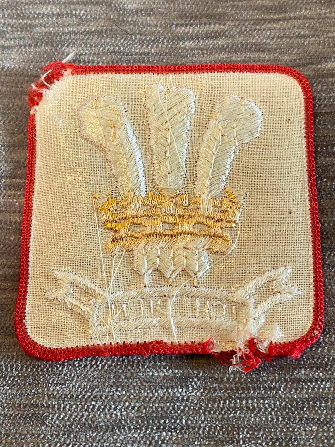 Vintage Prince of Wales Feathers Patch – ICH DIEN, Red Canvas - Etsy