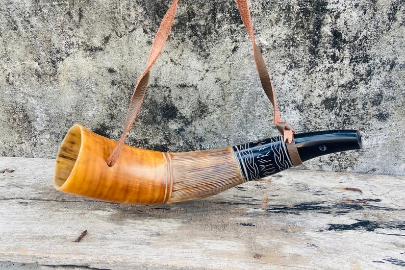 Viking blowing cow Horn Whistle Medieval bull Sounding Horn - Etsy 日本