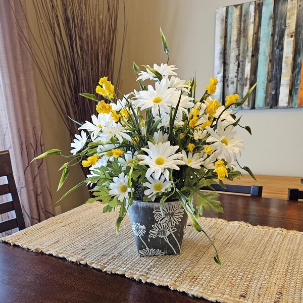 Daisy Centerpieces - Etsy