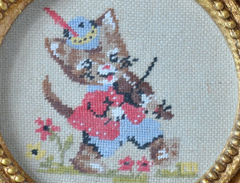 Vintage Round Gold Frame With Tapestry, Antique Wall Home Decor 70s ...