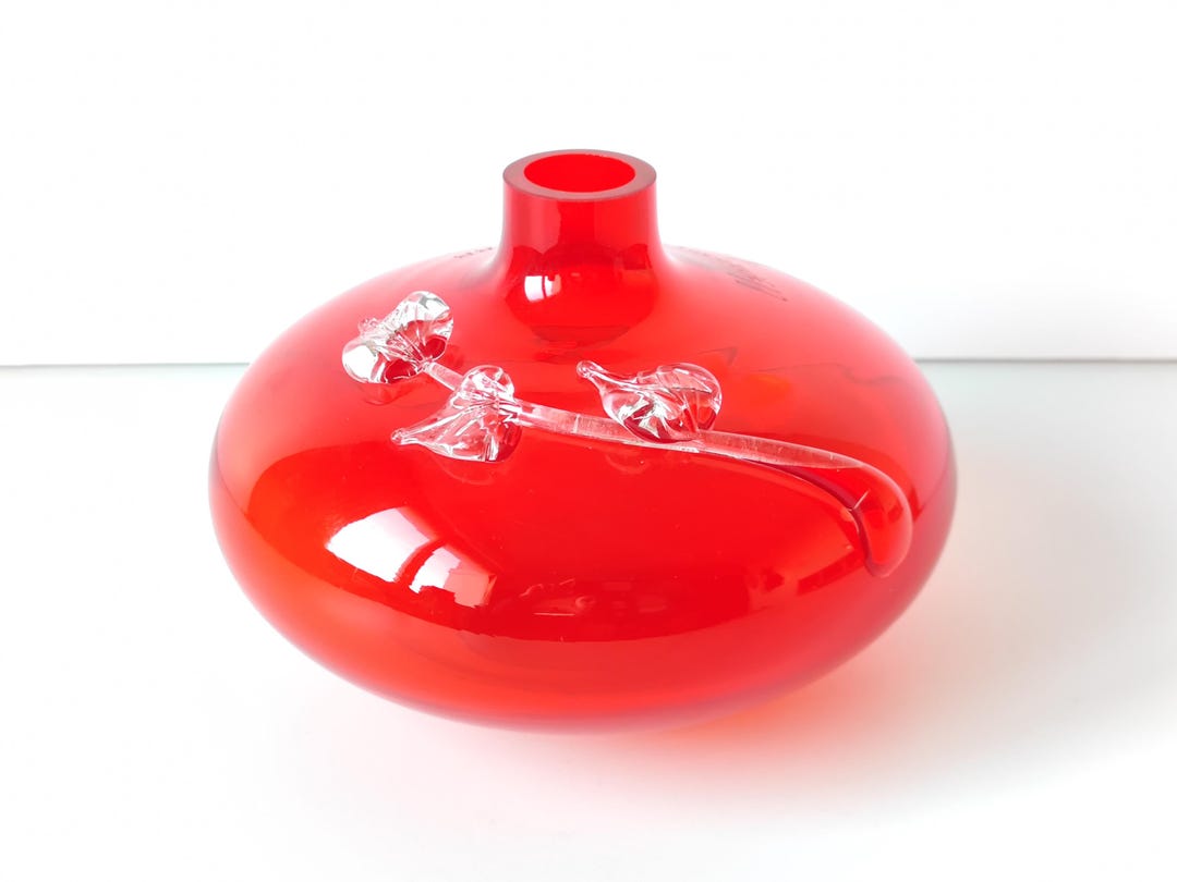 Vintage Red Bud Vase for Flowers, Small Hand Blown Art Glass Vase With ...