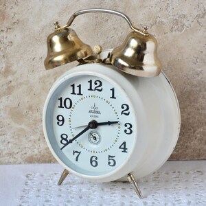 Vintage Alarm Clock Aradora, Retro Romanian Clock Mechanical, Wahite ...