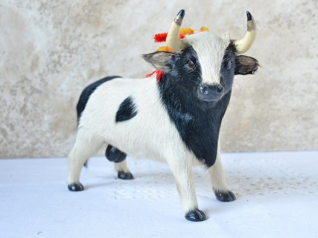 The Spanish Fighting Bull Figurine Animals Collection - Etsy