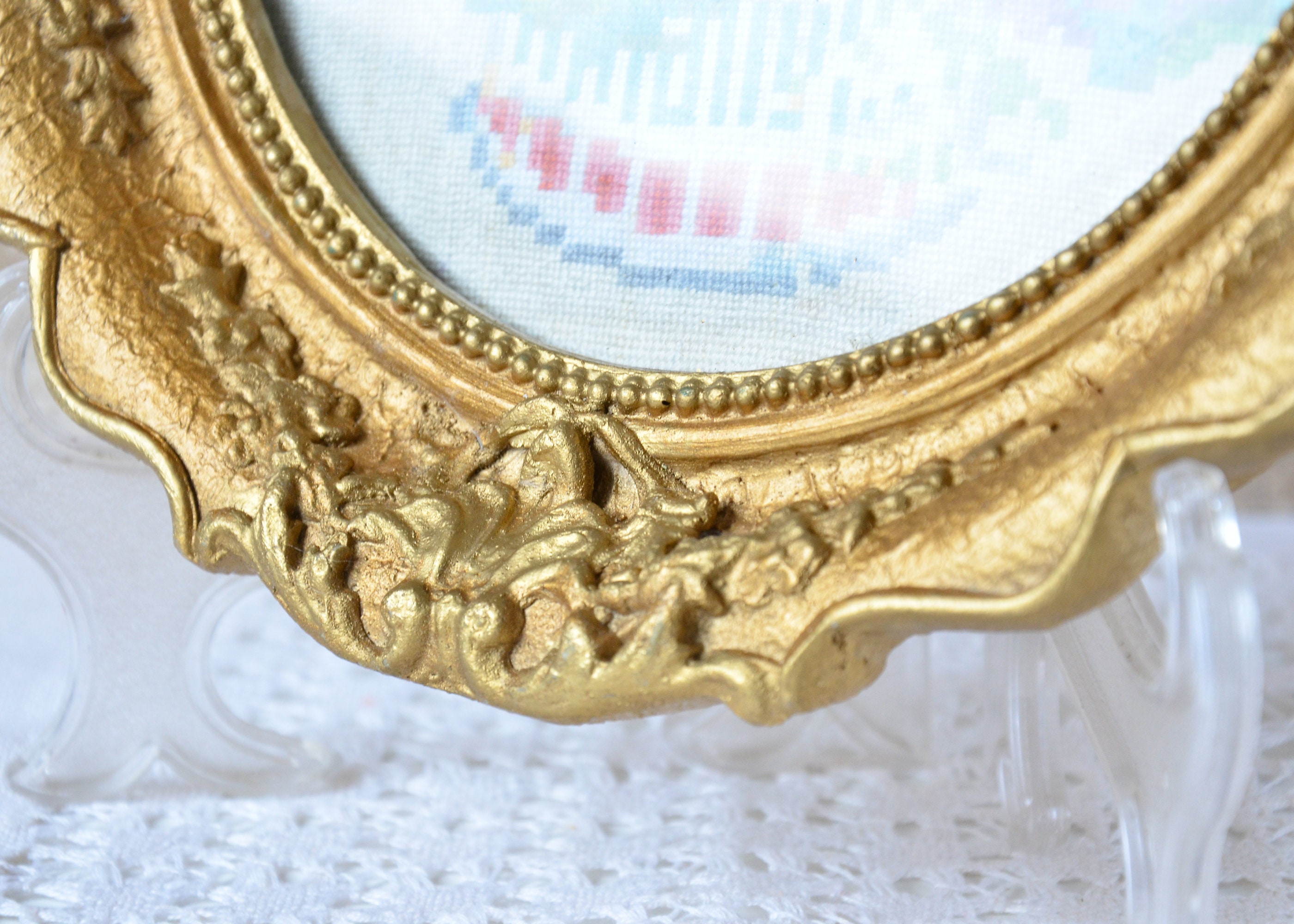 Vintage Round Frame Gold With Hand Embroidered Tapestry Purple Flowers ...