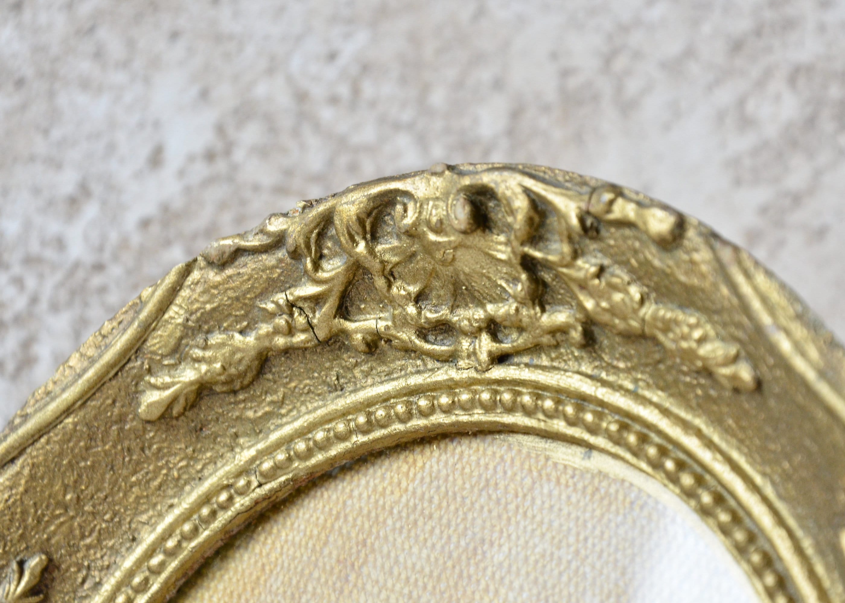 Antique Round Frame 1964s, Ornate Gold Frame With Hand Embroidered ...