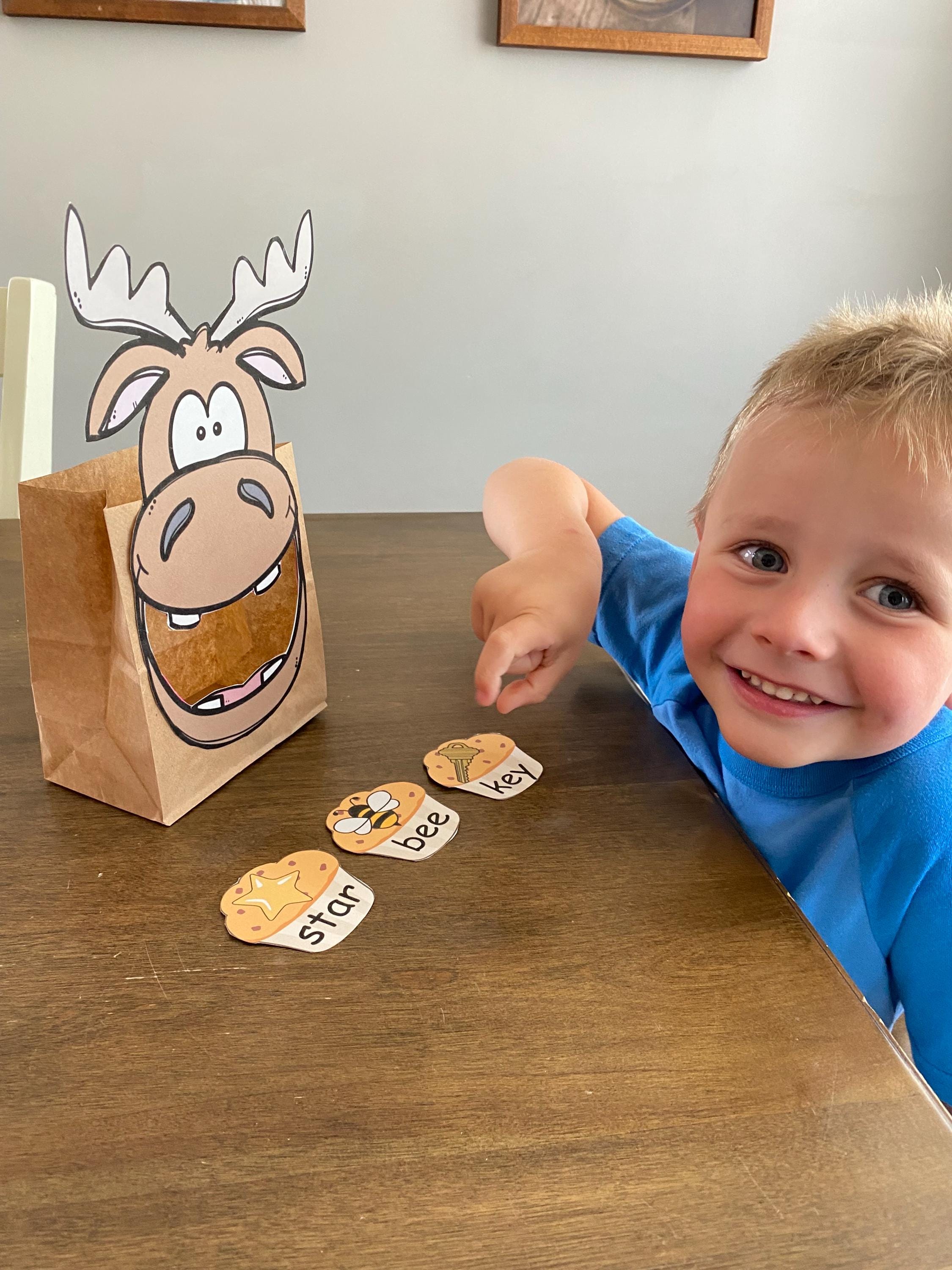 Feed the Moose a Muffin Rhyming Game Printable | Phonics Literacy ...
