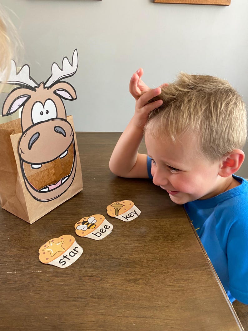 Feed the Moose a Muffin Rhyming Game Printable | Phonics Literacy ...