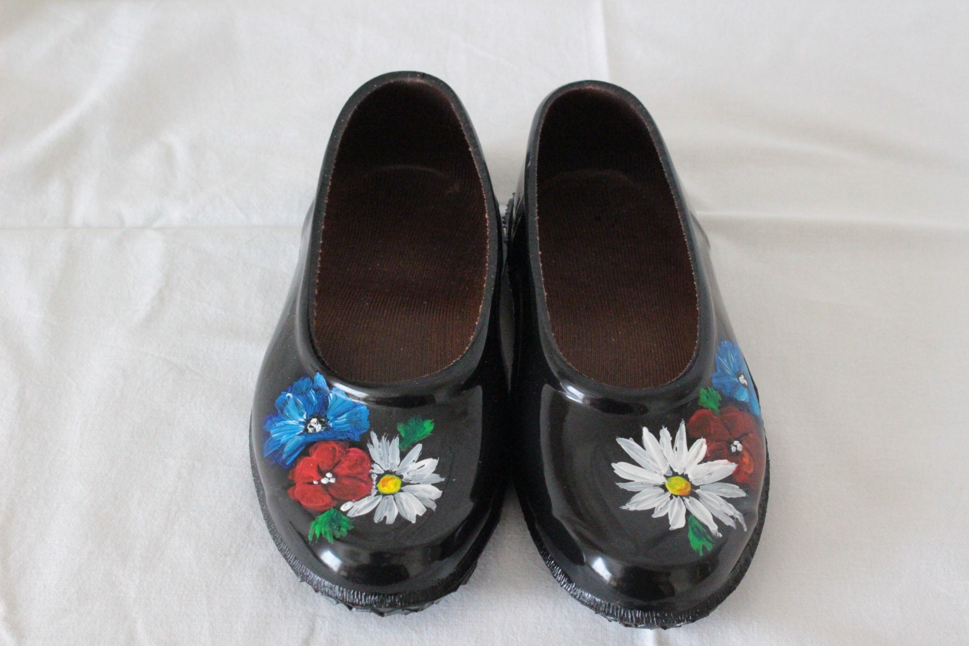 Stylish Floral Galoshes Low Top Shoes, Estonian Muhu Pattern Artistic ...