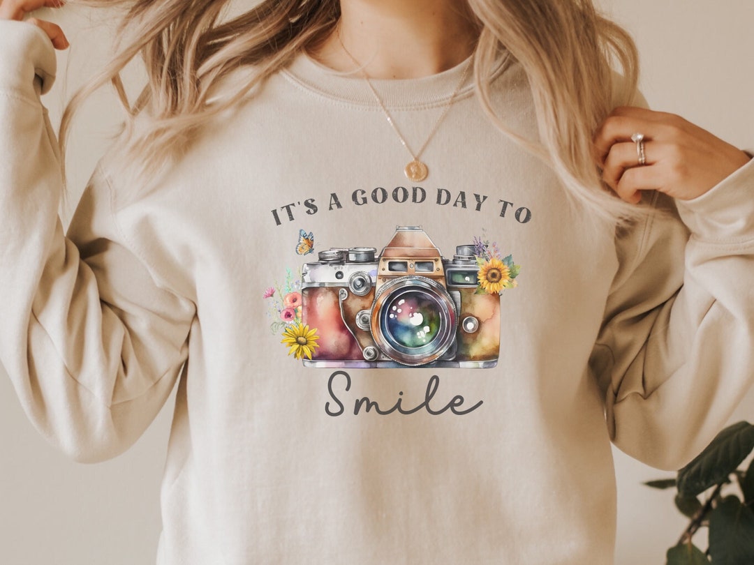 Vintage Photographer Sweater, Camera Photography Wildflower Shirt ...